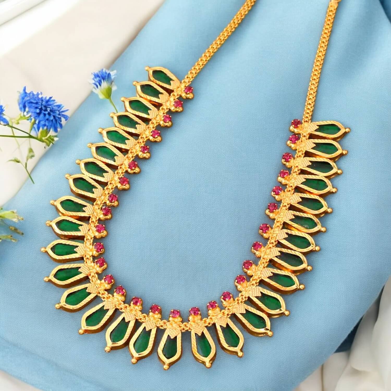 Emerald Sanjukta Antique Necklace - New Arrival – Bling Bag