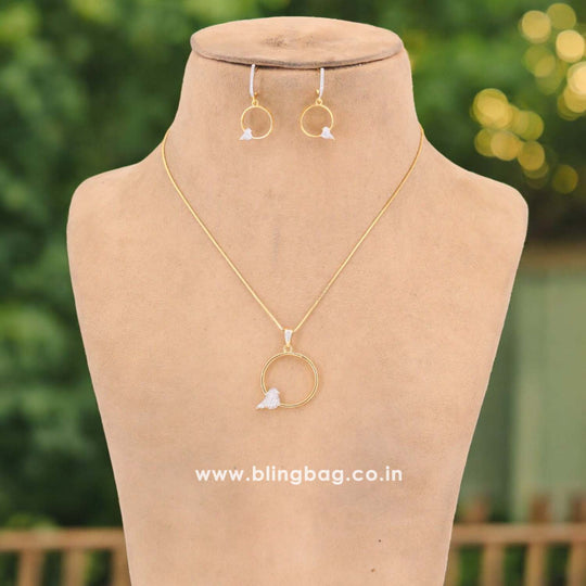 Pendant Necklace - Minimal & Statement necklaces at best price – Bling Bag